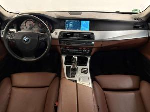 Grey BMW 530 2011 in Marijampole, with an engine capacity of 2.99 L and mileage of 287 thousand km for 8650 €, photo 16 on AUTOMOTO.COM.LV