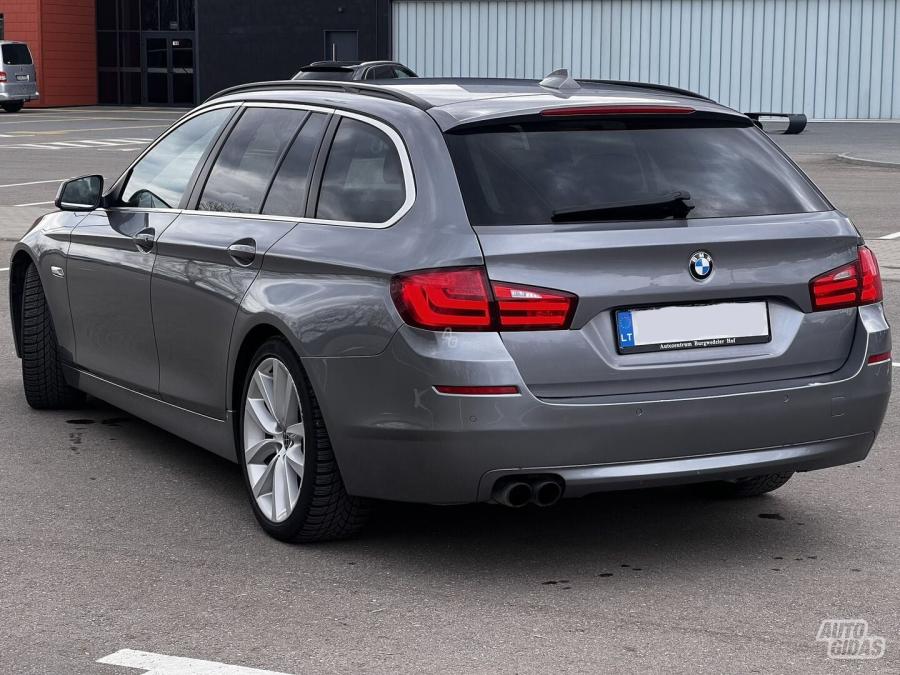 Pelēks BMW 530 2011 Viļņa, ar dzinēja tilpumu 3.00 L un nobraukumu 280 tūkst. km par 7600 €, foto 7 vietnē AUTOMOTO.COM.LV