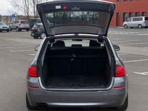 Pelēks BMW 530 2011 Viļņa, ar dzinēja tilpumu 3.00 L un nobraukumu 280 tūkst. km par 7600 €, foto 9 vietnē AUTOMOTO.COM.LV