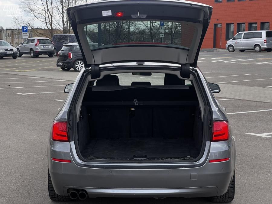 Pelēks BMW 530 2011 Viļņa, ar dzinēja tilpumu 3.00 L un nobraukumu 280 tūkst. km par 7600 €, foto 9 vietnē AUTOMOTO.COM.LV