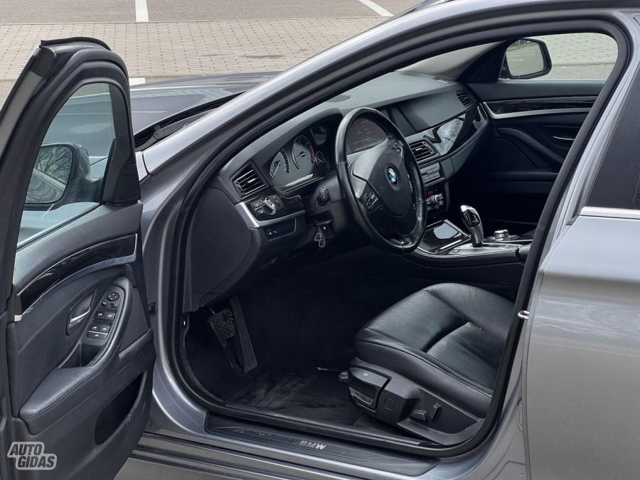 Pelēks BMW 530 2011 Viļņa, ar dzinēja tilpumu 3.00 L un nobraukumu 280 tūkst. km par 7600 €, foto 14 vietnē AUTOMOTO.COM.LV