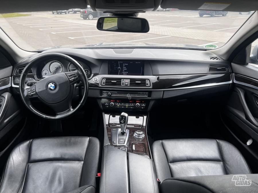 Pelēks BMW 530 2011 Viļņa, ar dzinēja tilpumu 3.00 L un nobraukumu 280 tūkst. km par 7600 €, foto 15 vietnē AUTOMOTO.COM.LV