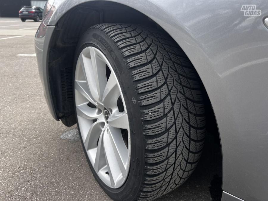 Pelēks BMW 530 2011 Viļņa, ar dzinēja tilpumu 3.00 L un nobraukumu 280 tūkst. km par 7600 €, foto 18 vietnē AUTOMOTO.COM.LV