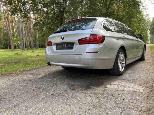 Grey BMW 530 2012 in Panevezys, with an engine capacity of 3.00 L and mileage of 260 thousand km for 6999 €, photo 9 on AUTOMOTO.COM.LV