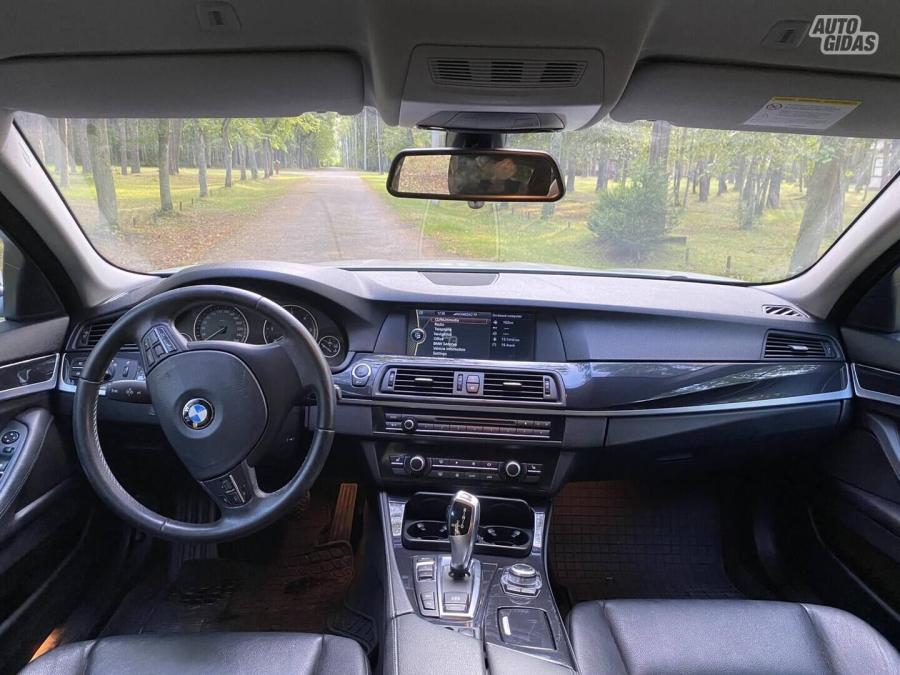 Grey BMW 530 2012 in Panevezys, with an engine capacity of 3.00 L and mileage of 260 thousand km for 6999 €, photo 14 on AUTOMOTO.COM.LV