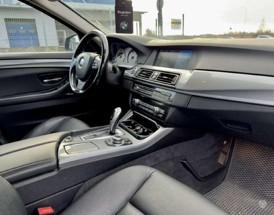 Grey BMW 530 2012 in Vilnius, with an engine capacity of 2.99 L and mileage of 300 thousand km for 7800 €, photo 7 on AUTOMOTO.COM.LV