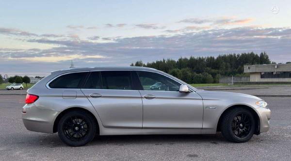 Grey BMW 530 2012 in Kaunas, with an engine capacity of 2.99 L and mileage of 330 thousand km for 7900 €, photo 4 on AUTOMOTO.COM.LV