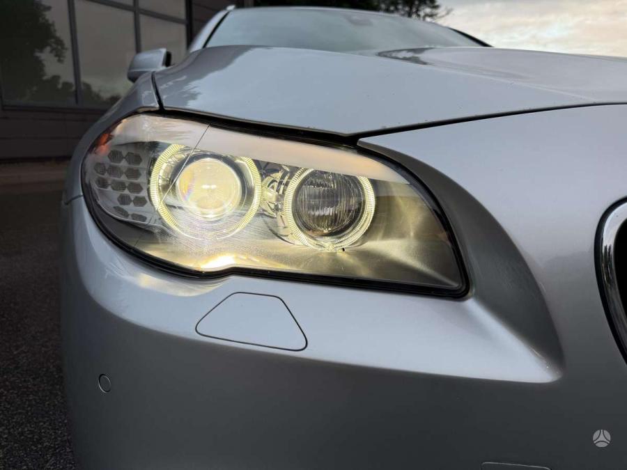 Pelēks BMW 530 2012 Utena, ar dzinēja tilpumu 2.99 L un nobraukumu 352 tūkst. km par 8000 €, foto 17 vietnē AUTOMOTO.COM.LV