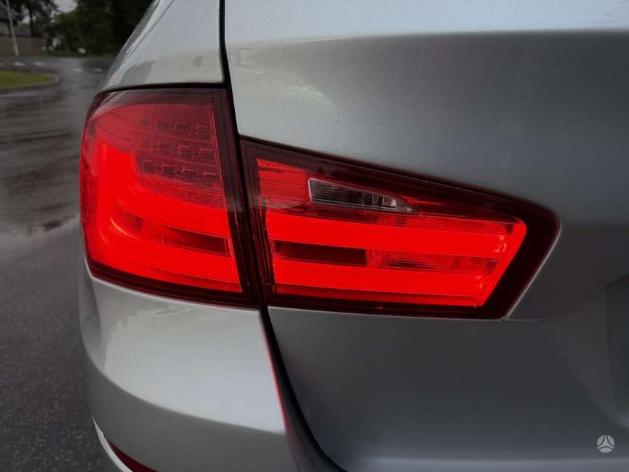 Pelēks BMW 530 2012 Utena, ar dzinēja tilpumu 2.99 L un nobraukumu 352 tūkst. km par 8000 €, foto 19 vietnē AUTOMOTO.COM.LV