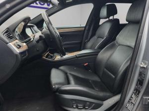 Grey BMW 530 2012 in Vilnius, with an engine capacity of 3.00 L and mileage of 288 thousand km for 3999 €, photo 13 on AUTOMOTO.COM.LV