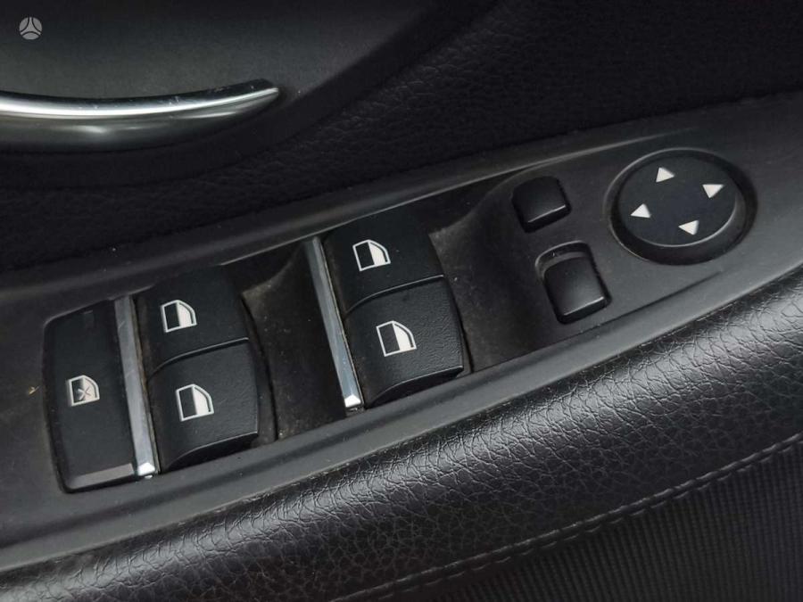 Grey BMW 530 2012 in Vilnius, with an engine capacity of 3.00 L and mileage of 288 thousand km for 3999 €, photo 14 on AUTOMOTO.COM.LV