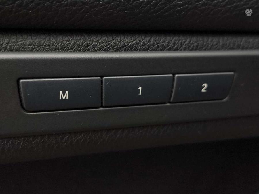 Grey BMW 530 2012 in Vilnius, with an engine capacity of 3.00 L and mileage of 288 thousand km for 3999 €, photo 15 on AUTOMOTO.COM.LV