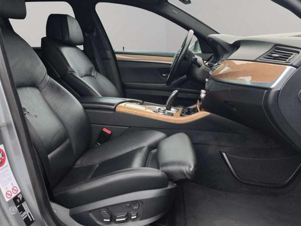 Grey BMW 530 2012 in Vilnius, with an engine capacity of 3.00 L and mileage of 288 thousand km for 3999 €, photo 8 on AUTOMOTO.COM.LV