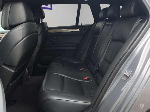 Grey BMW 530 2012 in Vilnius, with an engine capacity of 3.00 L and mileage of 288 thousand km for 3999 €, photo 10 on AUTOMOTO.COM.LV