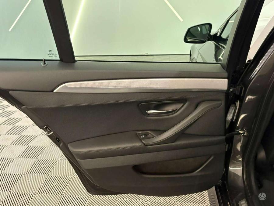 Pelēks BMW 530 2012 Marijampole, ar dzinēja tilpumu 2.99 L un nobraukumu 350 tūkst. km par 9500 €, foto 31 vietnē AUTOMOTO.COM.LV