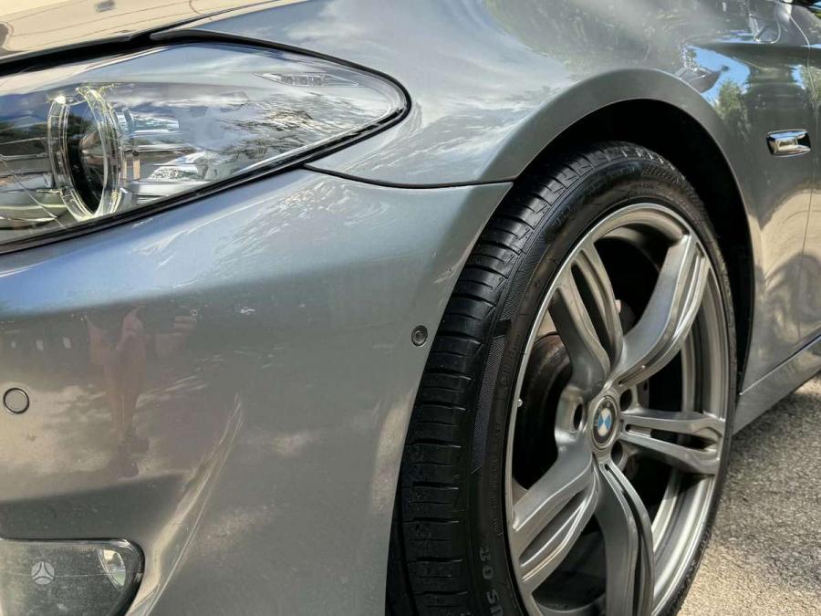 Grey BMW 530 2012 in Taurage, with an engine capacity of 2.99 L and mileage of 291 thousand km for 9800 €, photo 16 on AUTOMOTO.COM.LV