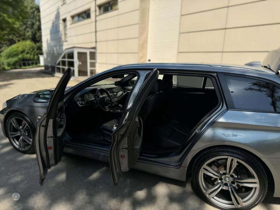 Grey BMW 530 2012 in Taurage, with an engine capacity of 2.99 L and mileage of 291 thousand km for 9800 €, photo 18 on AUTOMOTO.COM.LV