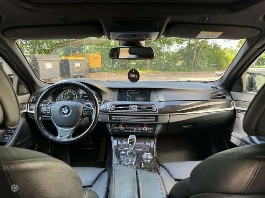 Grey BMW 530 2012 in Taurage, with an engine capacity of 2.99 L and mileage of 291 thousand km for 9800 €, photo 20 on AUTOMOTO.COM.LV