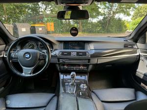 Grey BMW 530 2012 in Taurage, with an engine capacity of 2.99 L and mileage of 291 thousand km for 9800 €, photo 21 on AUTOMOTO.COM.LV