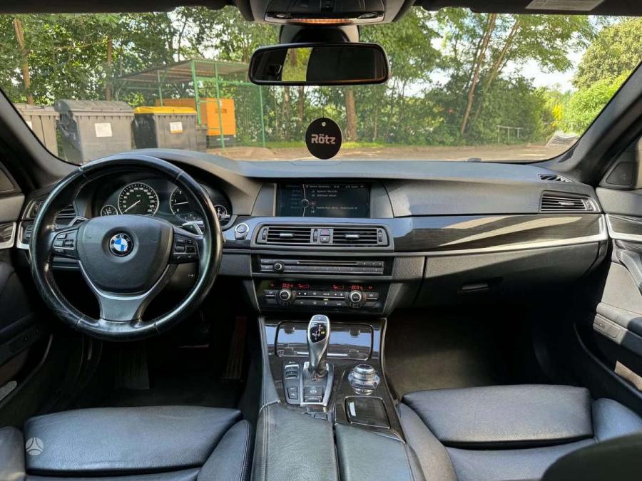 Grey BMW 530 2012 in Taurage, with an engine capacity of 2.99 L and mileage of 291 thousand km for 9800 €, photo 21 on AUTOMOTO.COM.LV