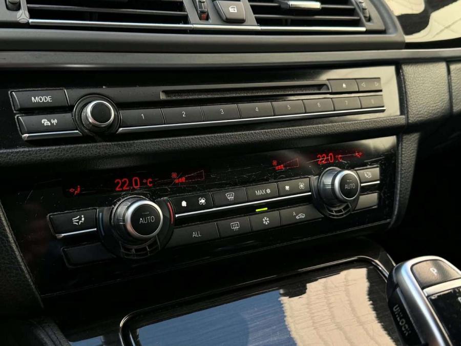 Grey BMW 530 2012 in Taurage, with an engine capacity of 2.99 L and mileage of 291 thousand km for 9800 €, photo 26 on AUTOMOTO.COM.LV