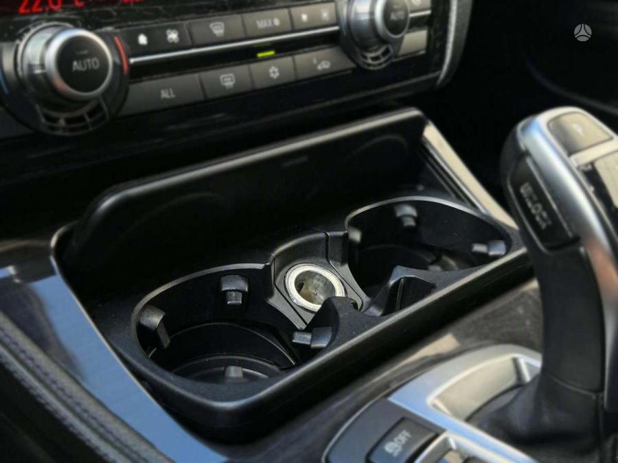 Grey BMW 530 2012 in Taurage, with an engine capacity of 2.99 L and mileage of 291 thousand km for 9800 €, photo 27 on AUTOMOTO.COM.LV