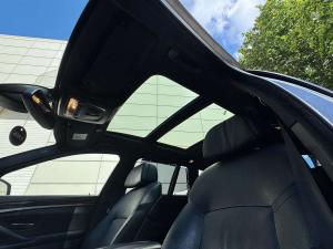 Grey BMW 530 2012 in Taurage, with an engine capacity of 2.99 L and mileage of 291 thousand km for 9800 €, photo 32 on AUTOMOTO.COM.LV