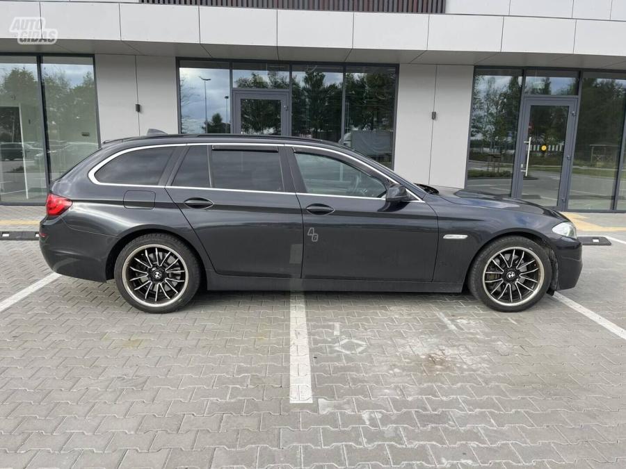 Grey BMW 530 2012 in Vilnius, with an engine capacity of 3.00 L and mileage of 336 thousand km for 8000 €, photo 4 on AUTOMOTO.COM.LV