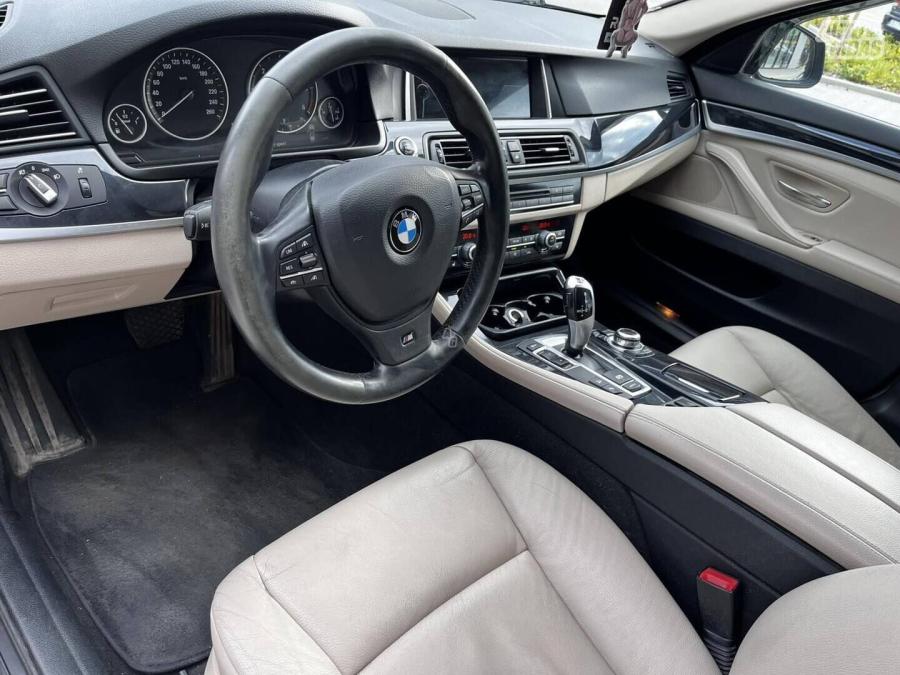 Grey BMW 530 2012 in Vilnius, with an engine capacity of 3.00 L and mileage of 336 thousand km for 8000 €, photo 7 on AUTOMOTO.COM.LV