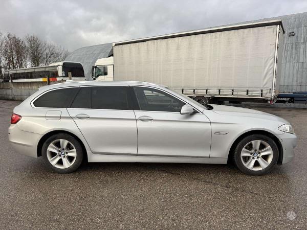 Grey BMW 530 2013 in Marijampole, with an engine capacity of 2.99 L and mileage of 337 thousand km for 7485 €, photo 6 on AUTOMOTO.COM.LV