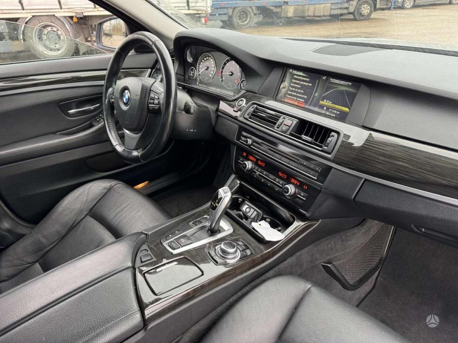 Pelēks BMW 530 2013 Marijampole, ar dzinēja tilpumu 2.99 L un nobraukumu 337 tūkst. km par 7485 €, foto 18 vietnē AUTOMOTO.COM.LV