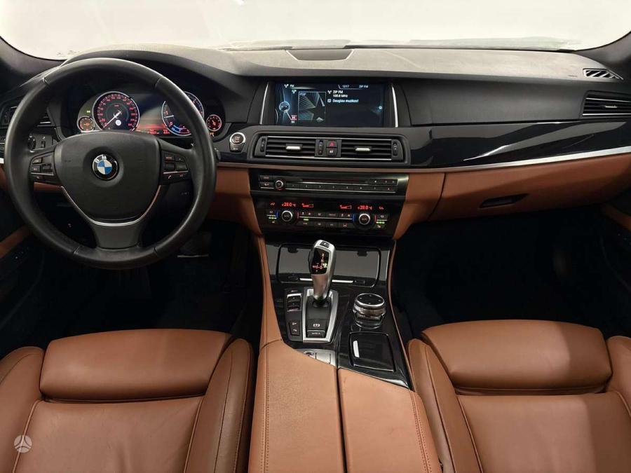 Pelēks BMW 530 2013 Marijampole, ar dzinēja tilpumu 2.99 L un nobraukumu 239 tūkst. km par 13650 €, foto 19 vietnē AUTOMOTO.COM.LV