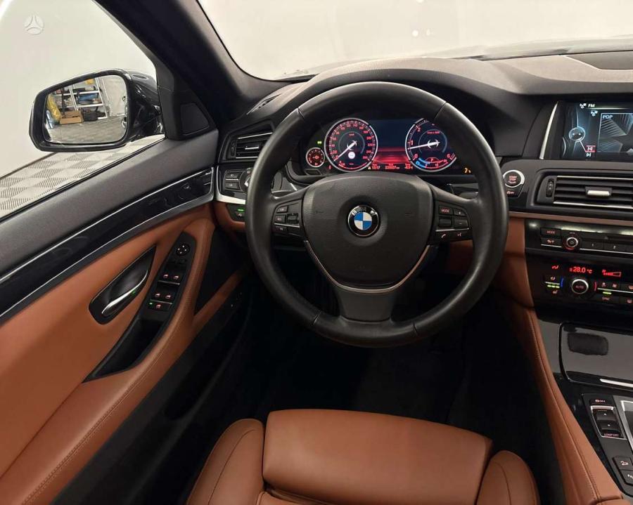 Pelēks BMW 530 2013 Marijampole, ar dzinēja tilpumu 2.99 L un nobraukumu 239 tūkst. km par 13650 €, foto 22 vietnē AUTOMOTO.COM.LV