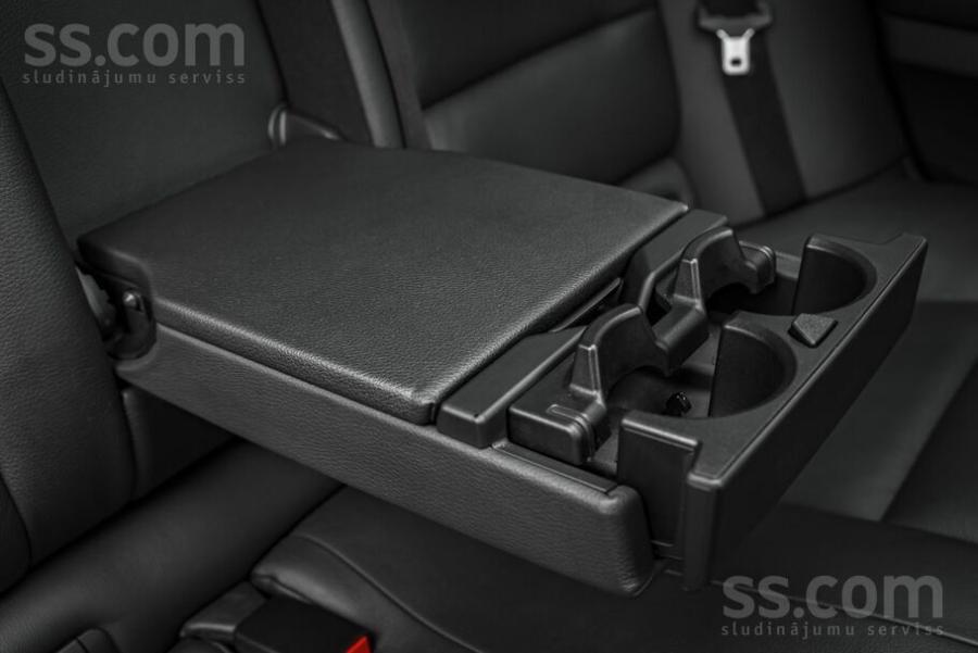 Grey BMW 530 2013 in Riga, with an engine capacity of 3.00 L and mileage of 347 thousand km for 7900 €, photo 15 on AUTOMOTO.COM.LV