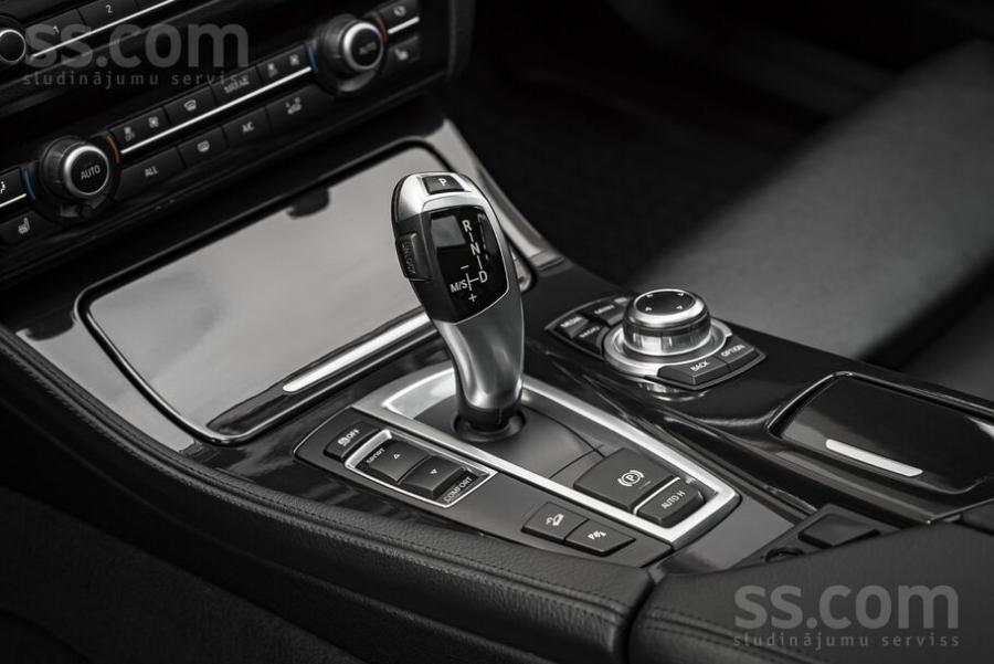 Grey BMW 530 2013 in Riga, with an engine capacity of 3.00 L and mileage of 347 thousand km for 7900 €, photo 24 on AUTOMOTO.COM.LV