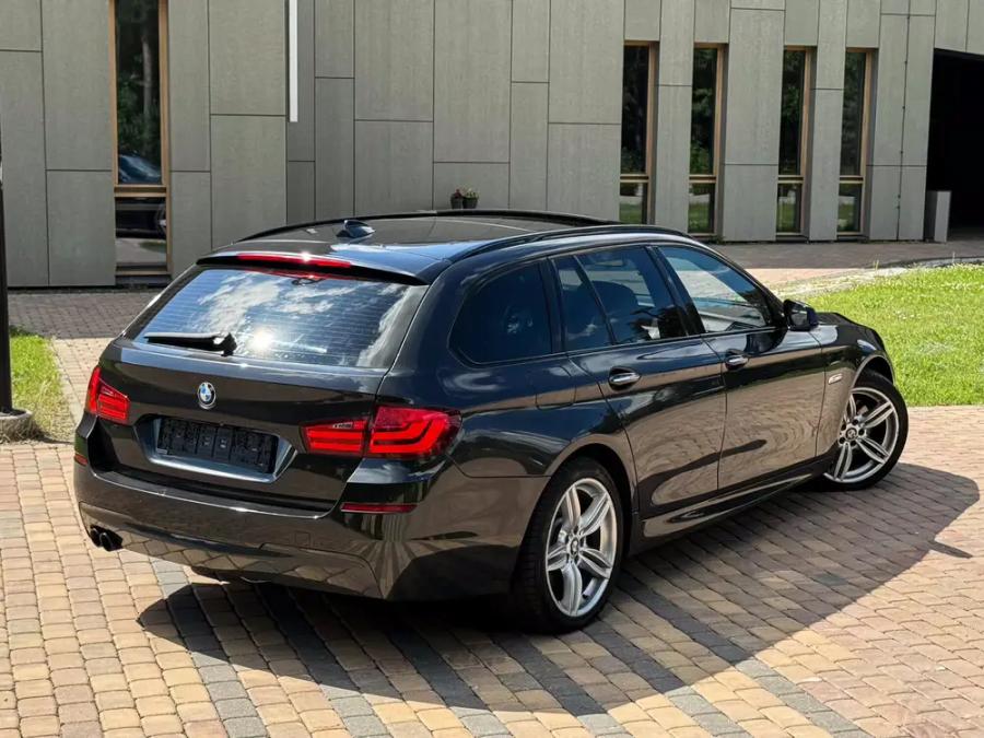 Grey BMW 530 2013 in Riga, with an engine capacity of 3.00 L and mileage of 295 thousand km for 9900 €, photo 3 on AUTOMOTO.COM.LV