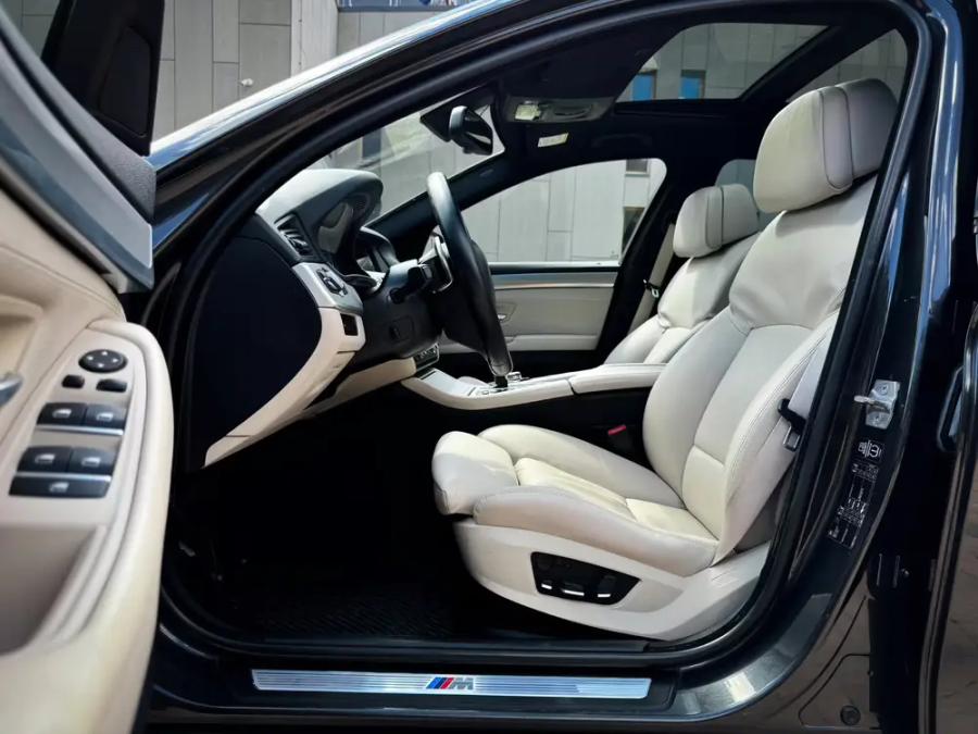 Grey BMW 530 2013 in Riga, with an engine capacity of 3.00 L and mileage of 295 thousand km for 9900 €, photo 7 on AUTOMOTO.COM.LV