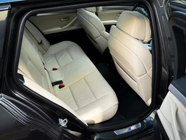 Pelēks BMW 530 2013 Rīga, ar dzinēja tilpumu 3.00 L un nobraukumu 295 tūkst. km par 9900 €, foto 10 vietnē AUTOMOTO.COM.LV