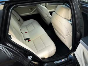 Grey BMW 530 2013 in Riga, with an engine capacity of 3.00 L and mileage of 295 thousand km for 9900 €, photo 11 on AUTOMOTO.COM.LV