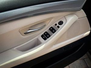 Grey BMW 530 2013 in Riga, with an engine capacity of 3.00 L and mileage of 295 thousand km for 9900 €, photo 16 on AUTOMOTO.COM.LV