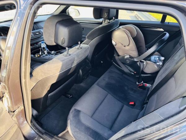 Grey BMW 530 2013 in Preili, with an engine capacity of 3.00 L and mileage of 326 thousand km for 8300 €, photo 9 on AUTOMOTO.COM.LV