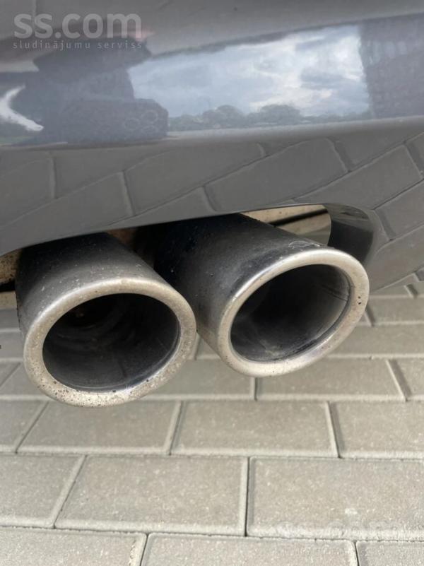 Grey BMW 530 2013 in Riga, with an engine capacity of 3.00 L and mileage of 344 thousand km for 13400 €, photo 8 on AUTOMOTO.COM.LV
