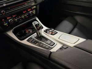 Pelēks BMW 530 2013 Marijampole, ar dzinēja tilpumu 2.99 L un nobraukumu 310 tūkst. km par 10950 €, foto 12 vietnē AUTOMOTO.COM.LV