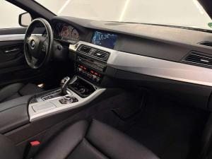 Pelēks BMW 530 2013 Marijampole, ar dzinēja tilpumu 2.99 L un nobraukumu 310 tūkst. km par 10950 €, foto 22 vietnē AUTOMOTO.COM.LV