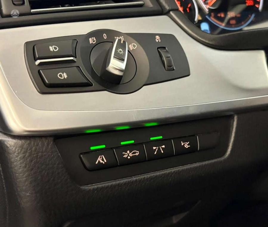 Pelēks BMW 530 2013 Marijampole, ar dzinēja tilpumu 2.99 L un nobraukumu 310 tūkst. km par 10950 €, foto 25 vietnē AUTOMOTO.COM.LV