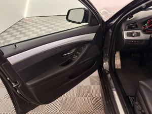 Pelēks BMW 530 2013 Marijampole, ar dzinēja tilpumu 2.99 L un nobraukumu 310 tūkst. km par 10950 €, foto 29 vietnē AUTOMOTO.COM.LV