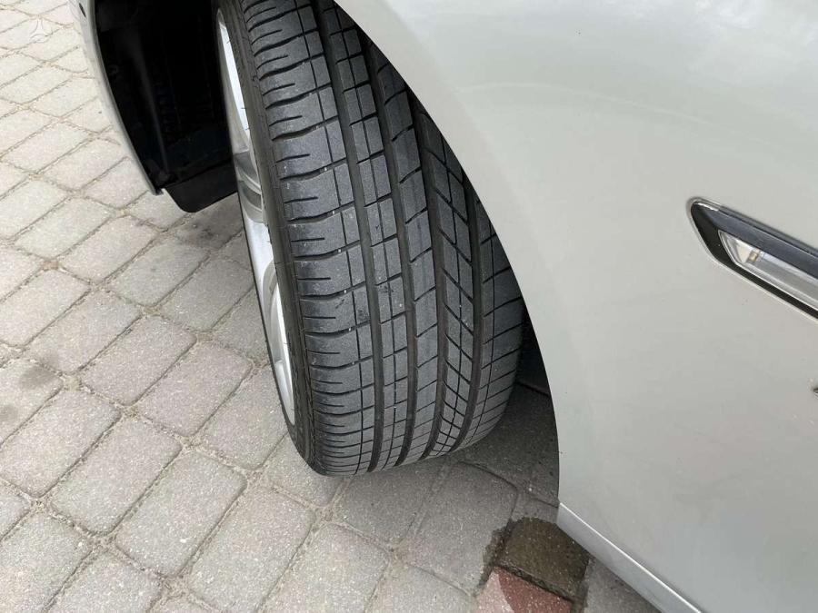 Pelēks BMW 530 2013 Vilkaviškis, ar dzinēja tilpumu 2.99 L un nobraukumu 337 tūkst. km par 10950 €, foto 24 vietnē AUTOMOTO.COM.LV