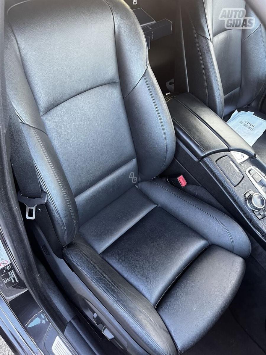 Grey BMW 530 2013 in Siauliai, with an engine capacity of 3.00 L and mileage of 332 thousand km for 8900 €, photo 12 on AUTOMOTO.COM.LV