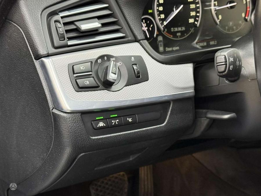 Pelēks BMW 530 2013 Marijampole, ar dzinēja tilpumu 2.99 L un nobraukumu 237 tūkst. km par 12500 €, foto 26 vietnē AUTOMOTO.COM.LV