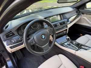 Grey BMW 530 2013 in Marijampole, with an engine capacity of 2.99 L and mileage of 270 thousand km for 9300 €, photo 10 on AUTOMOTO.COM.LV